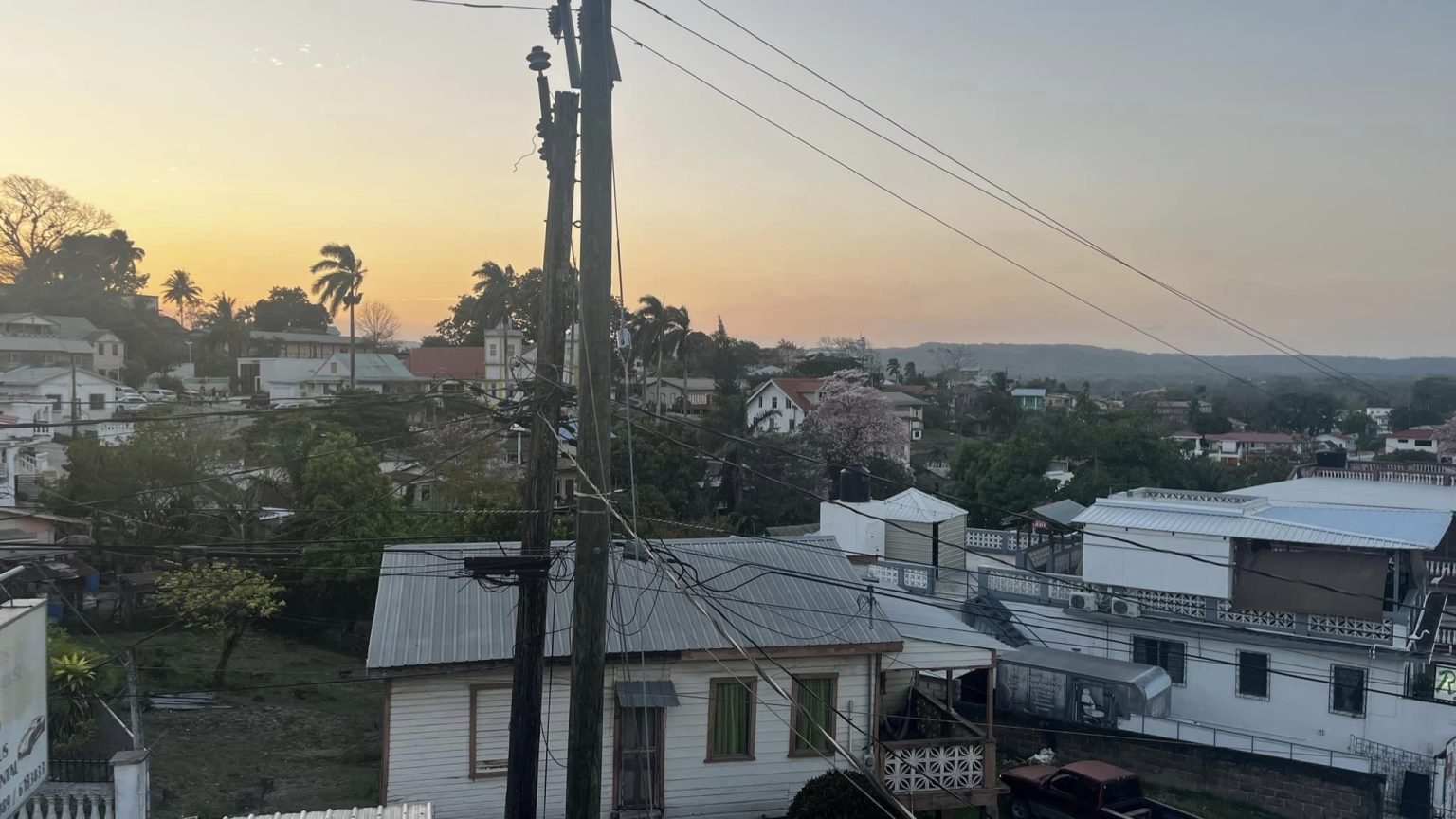 Islands + Mayan Ruins: 2 Week Budget Belize Itinerary - Vic and Pat Travels